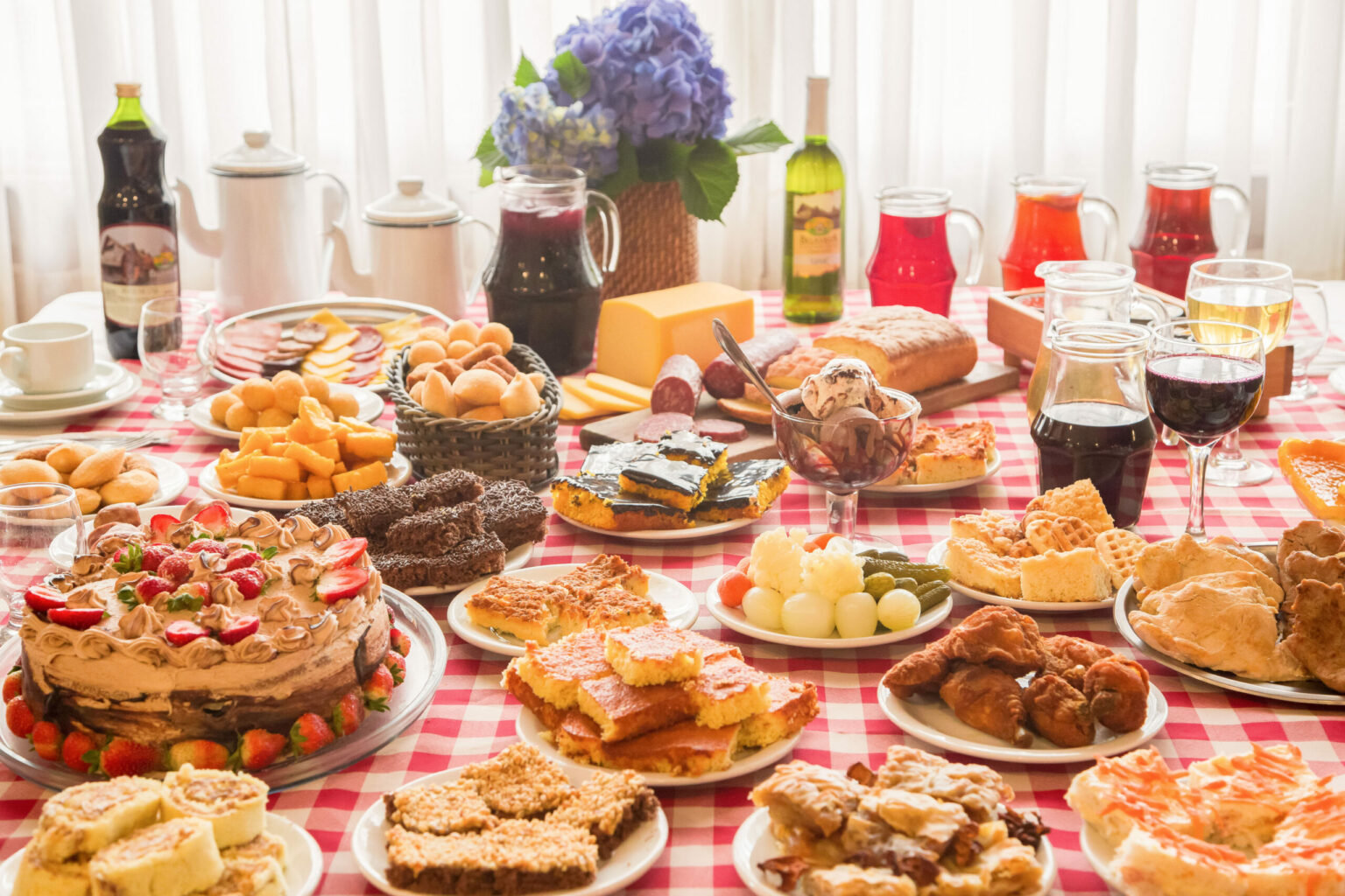 Como funciona um Café Colonial em Gramado? Dicas de Cafés Coloniais!